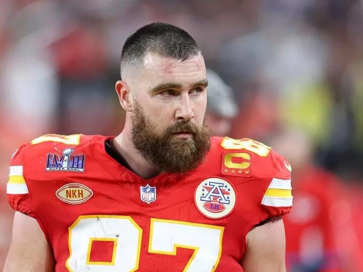 Travis Kelce agrees to new Chiefs contract to become best-paid tight end in NFL