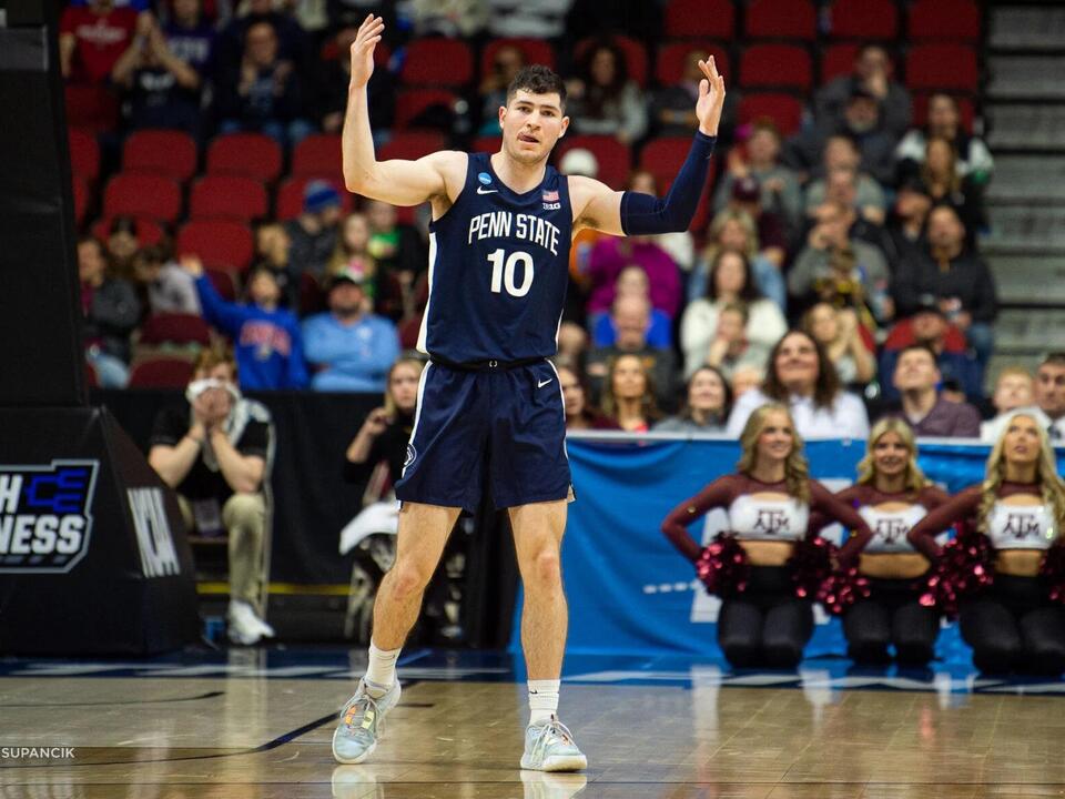 Former men’s basketball guard Andrew Funk scores 19 points in Windy ...