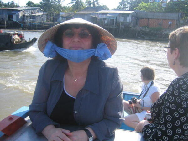 Laura D. Minasyan: Bridging Cultures — Armenian, Khmer, Swedish ...