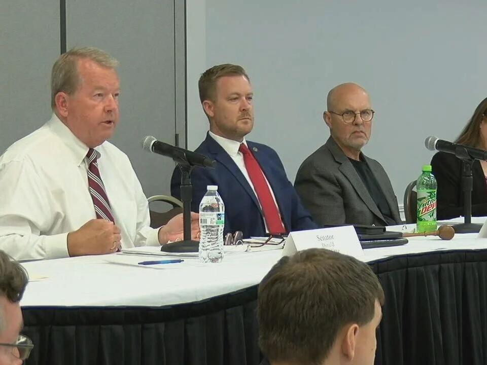 Plans to raze and replace Stateville prison get public hearing