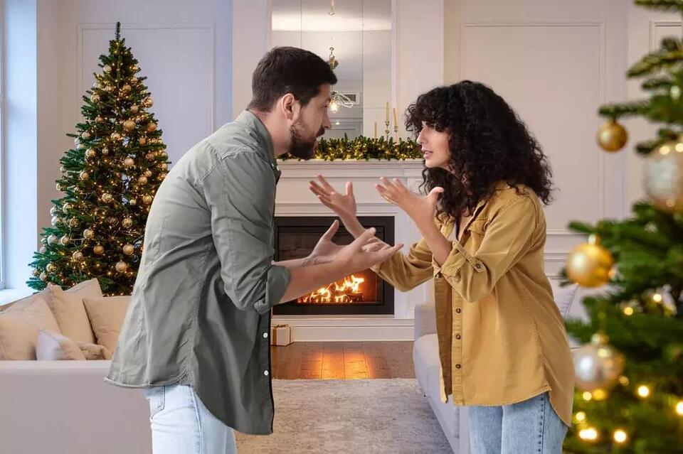 The Science Of Seasonal Splits: Why Couples Break Up Before Christmas ...