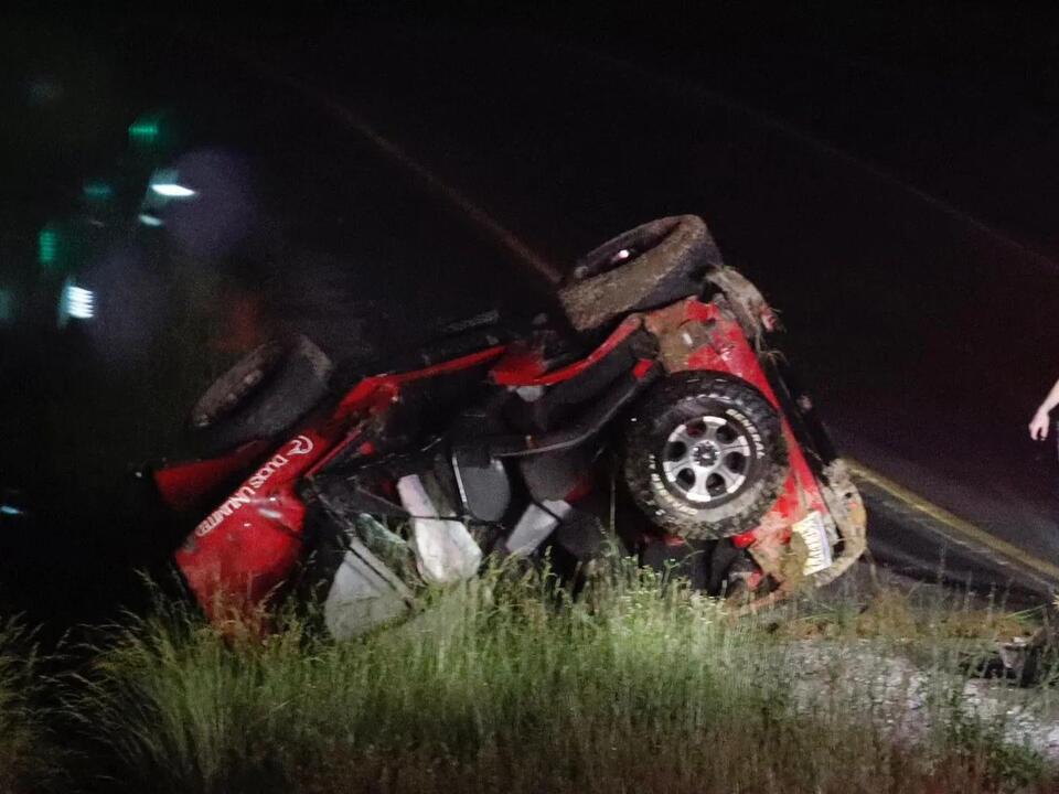 Major crash leads to mangled car in Chattanooga early Tuesday morning