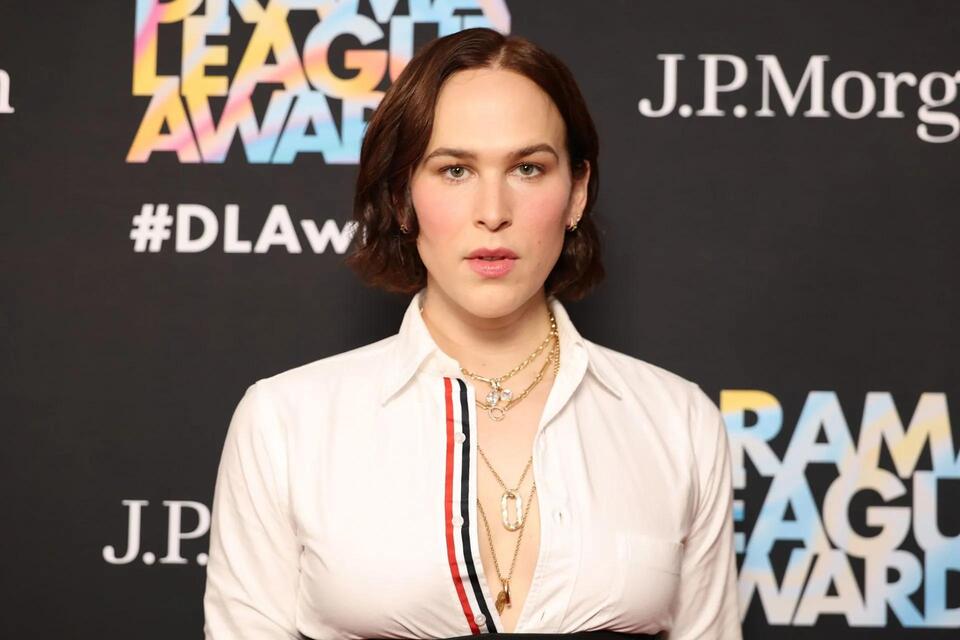 Who is Elise Williams? 13 Reasons Why star Tommy Dorfman files for ...