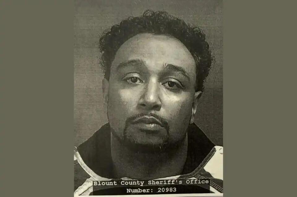Who is Kenneth Wayne Dehart? Man wanted for killing Maryville officer ...