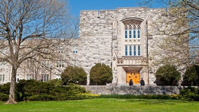 10 students fell through a grate while on a tour at Virginia Tech in ...