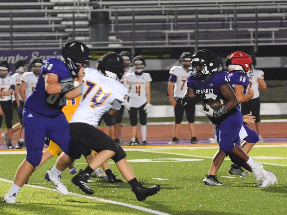 New faces for Kearney football look to defend state title