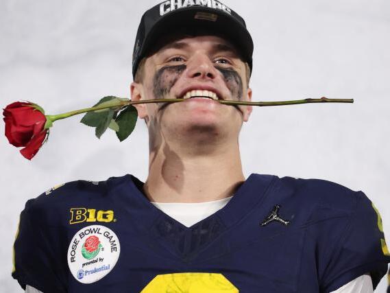 WATCH highlights from Vikings QB J.J. McCarthy's first practice