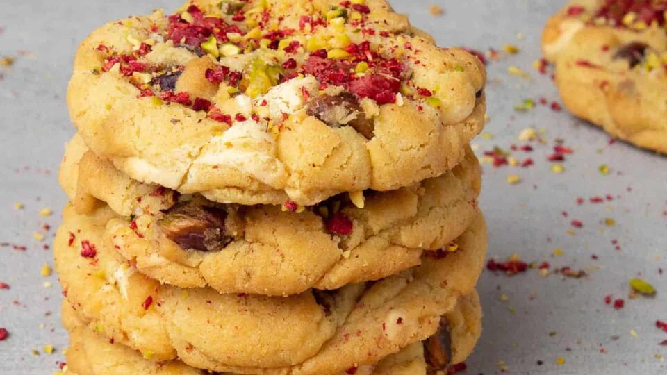 20 Over-the-Top Dubai Chocolate Pistachio-Inspired Desserts Taking the ...