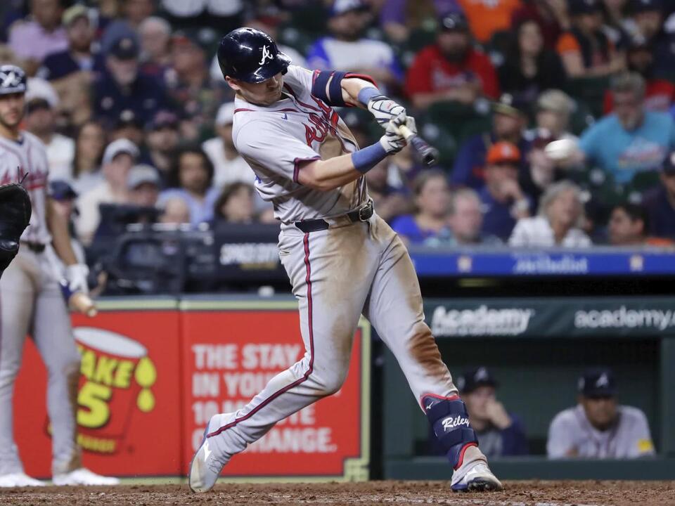 Austin Riley leads the Braves to a 6-1 victory over the Astros