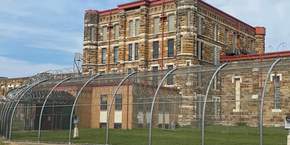 Investigation underway after inmate found dead in Lansing Correctional ...