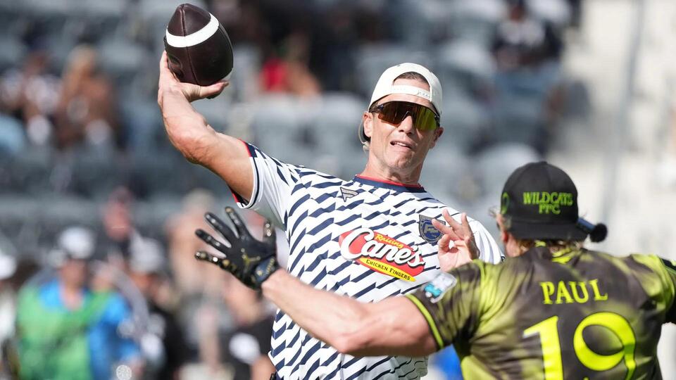 NFL announces plans to develop a professional flag football league for ...