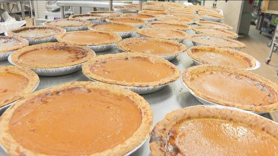 Full circle moment: Des Moines caterer preparing free Thanksgiving meal ...