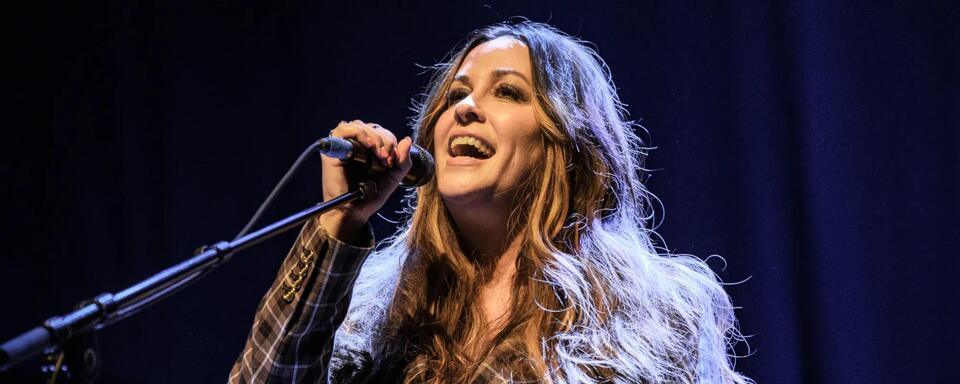The Deeper Missed Meaning of Alanis Morissette’s “Hands Clean” - NewsBreak
