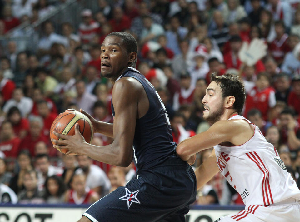 Kevin Durant exposed for trash talking his own team - NewsBreak