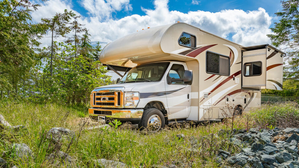 Americans Are Bailing On Houses And Moving Into RVs, And It's Not By ...