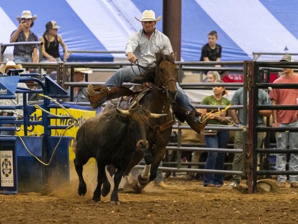 Kiwanis Rodeo thrills sold-out crowd with roping, riding and racing ...
