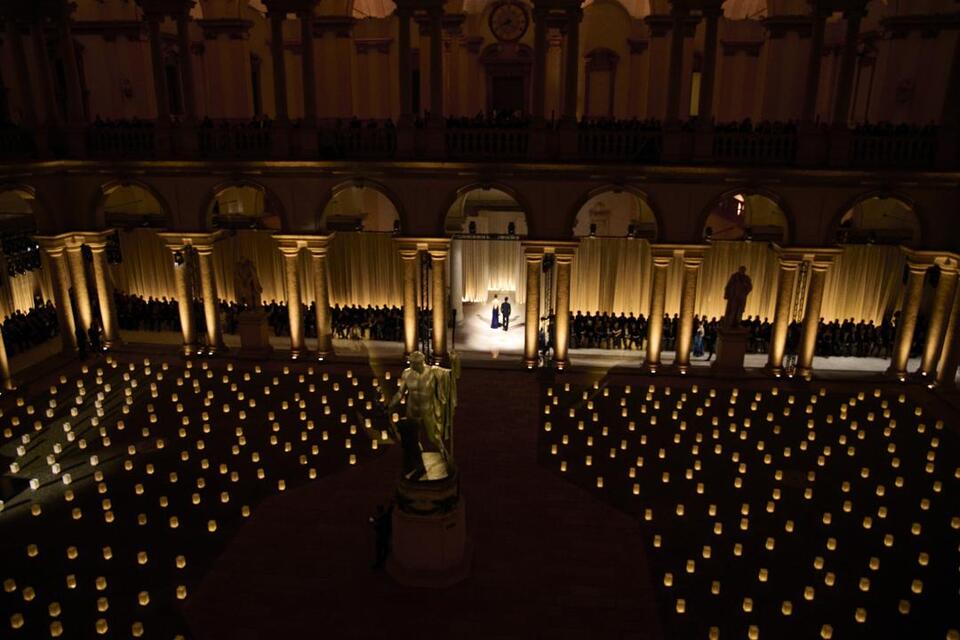 Armani Honors Late Founder with a Poignant Spring/Summer 2026 Runway ...