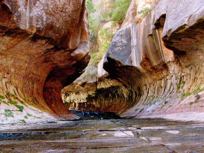 Rescuers warn about flash flooding risks in southern Utah slot canyons