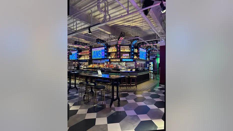 Puttshack Houston: Tech infused mini-golf experience opens in downtown ...
