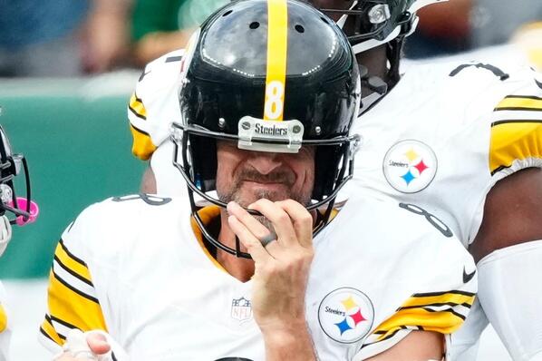 Steelers coach reacts after horrible Aaron Rodgers injury - NewsBreak