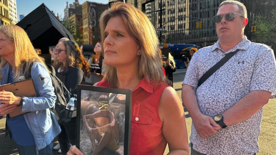 Parents Protest Meta in NYC Over Child Safety Failures, Demand Action ...