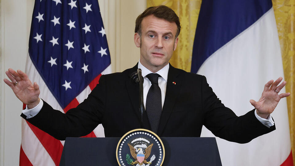 Macron: Europe Must Prepare to Defend Ukraine Without US Aid - NewsBreak