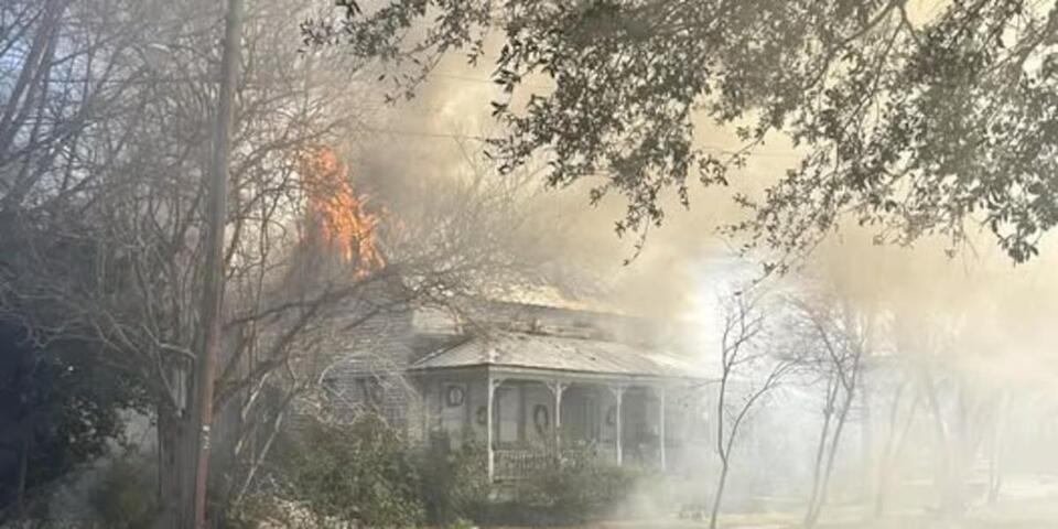 Metter Fire Rescue crews respond to fatal house fire - NewsBreak
