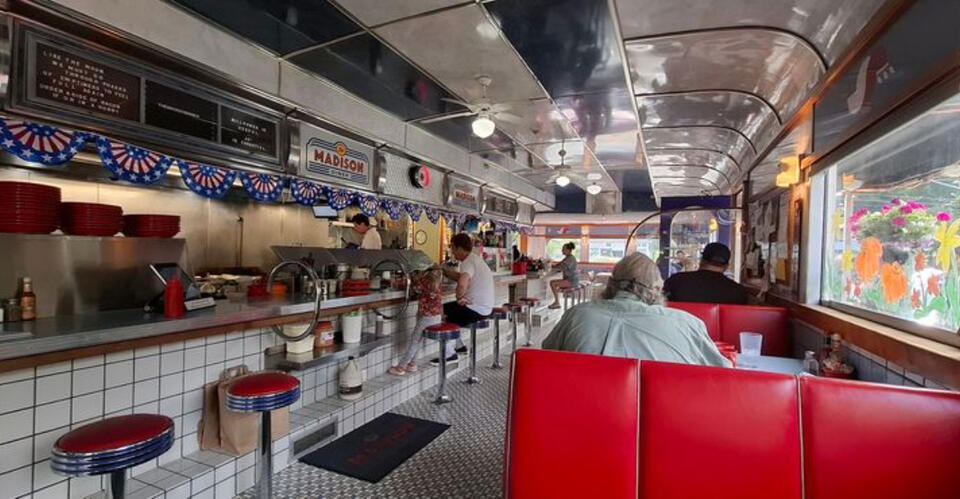 This Washington Diner Serves Breakfast Inside A Vintage Train Car ...