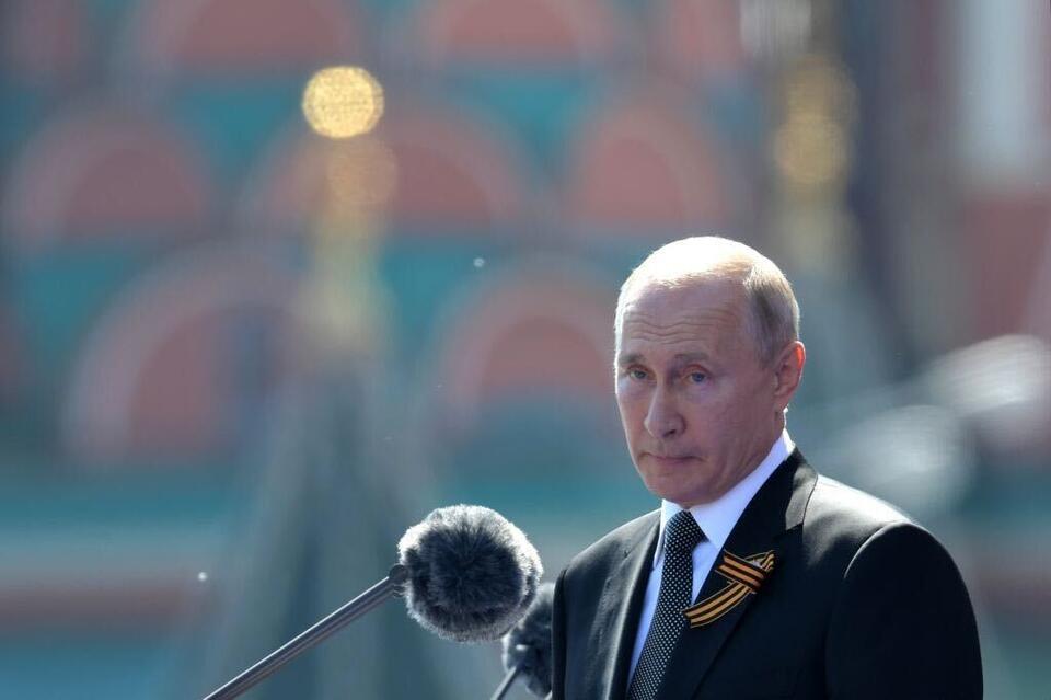 More than 500 new Russia sanctions levied by White House after Navalny ...