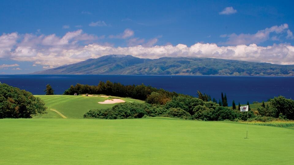 How much does it cost to play golf at Kapalua Resort’s Plantation ...
