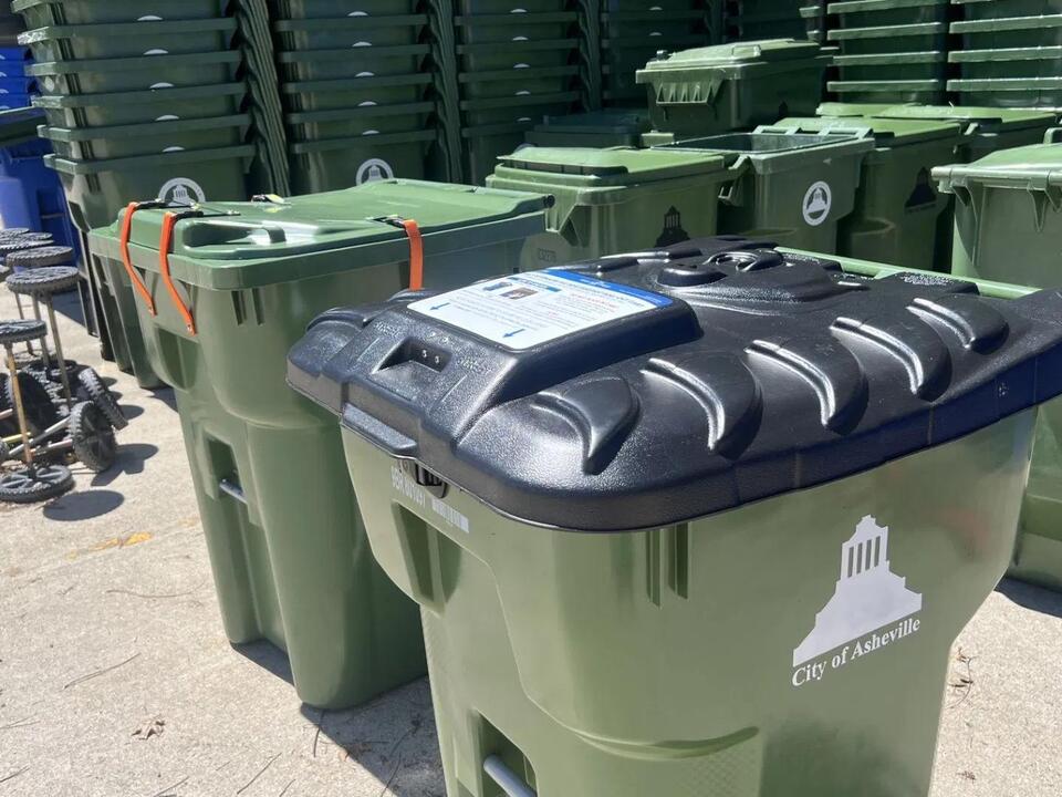 Asheville doubles order of bear-resistant trash carts to mitigate ...