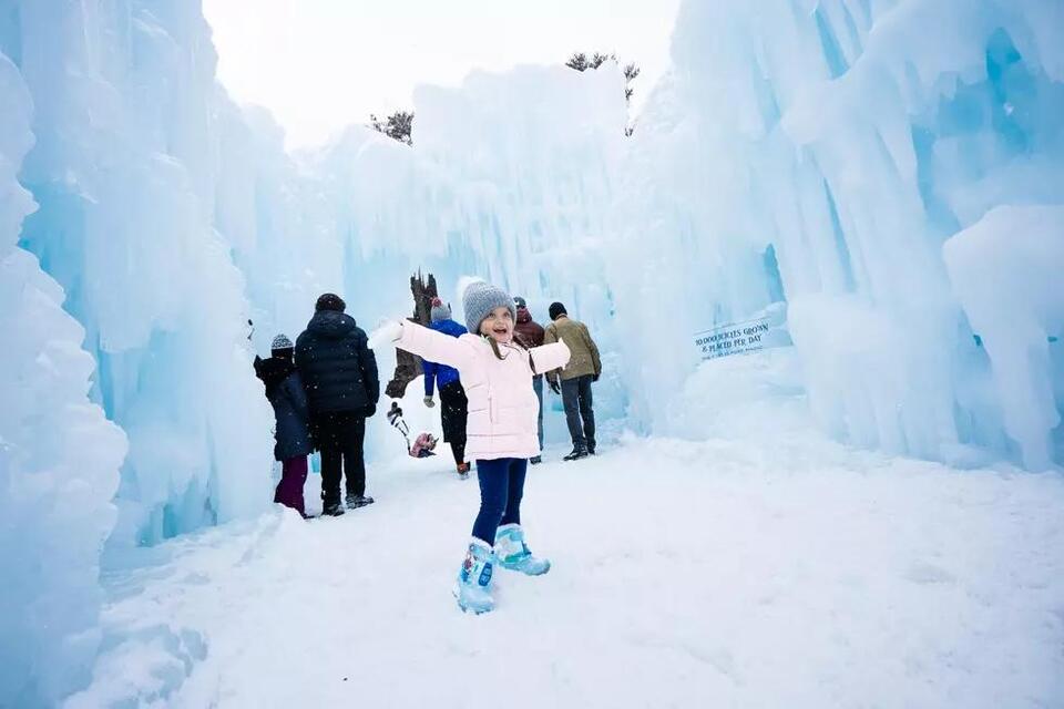 Ice Castles Set to Open for the Season in Minnesota