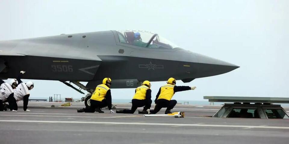 China’s J-35 beats US Navy F-35C becoming first stealth jet to be ...