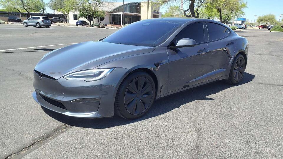 12 Big cars with surprising performance - NewsBreak