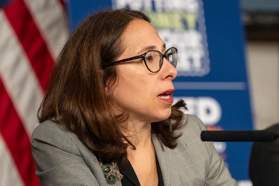 Adams' top City Hall lawyer resigns as federal investigations continue ...