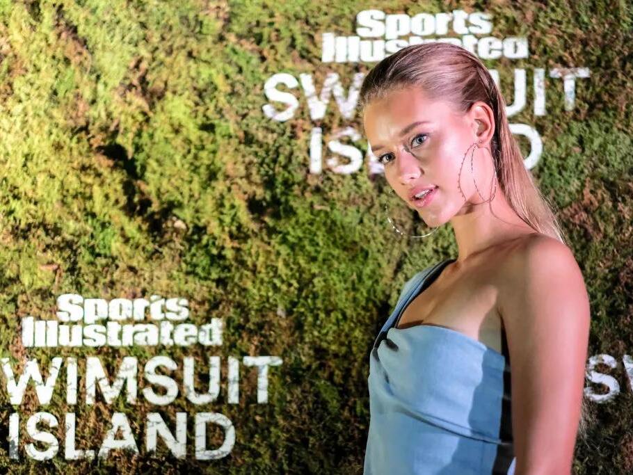 40 Photos Of Cody Bellinger’s Model Wife, Chase Carter