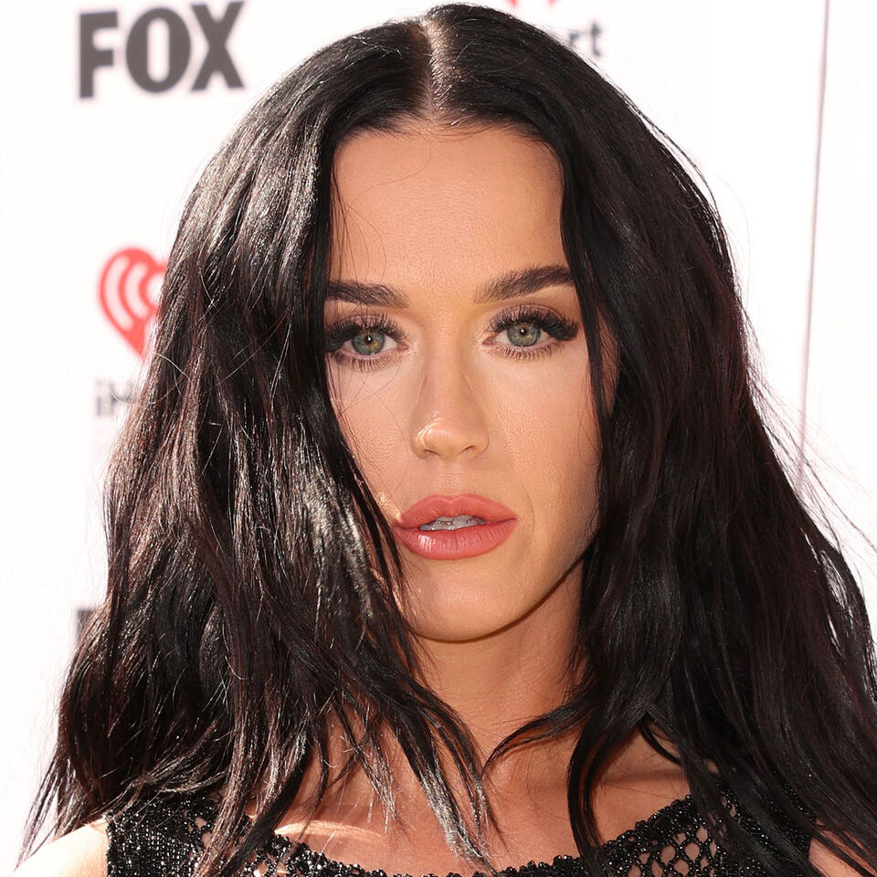 Katy Perry Shows Off Her Slim Physique While Partying With Lauren ...