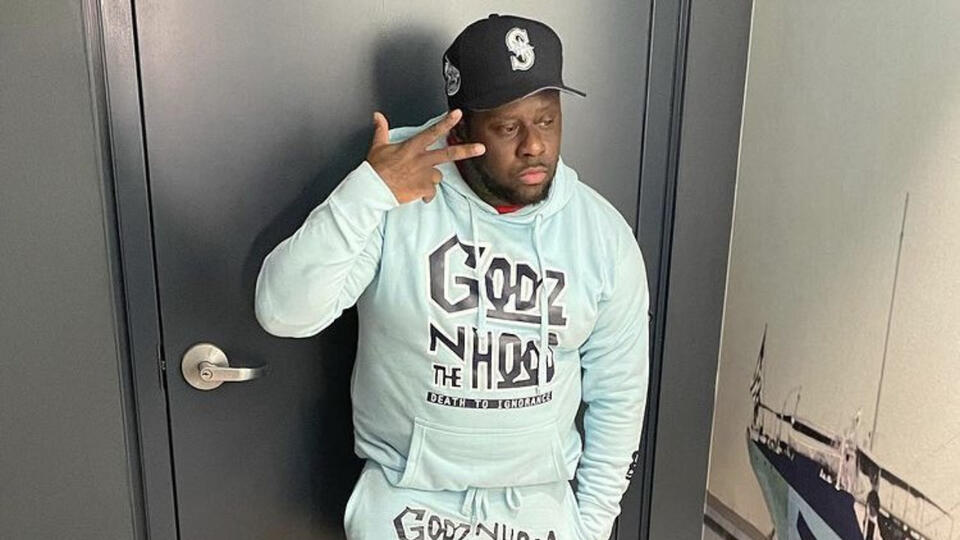 Rapper T-Rex Suffers Medical Episode Mid-Battle in Horrifying Video ...