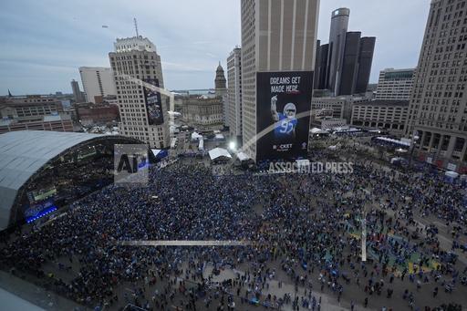 NFL draft attendance record within reach in Detroit, Commissioner Roger ...