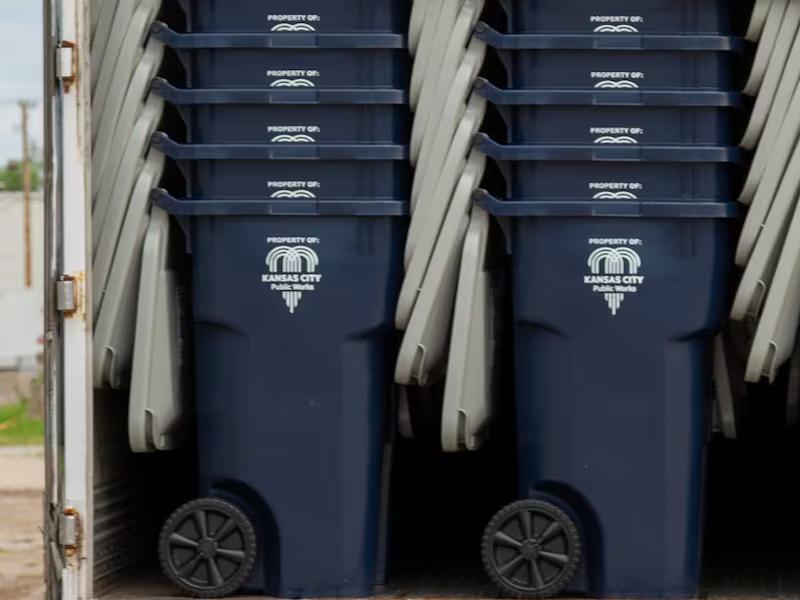 Kansas City launches fully automated trash truck, part of trash cart ...