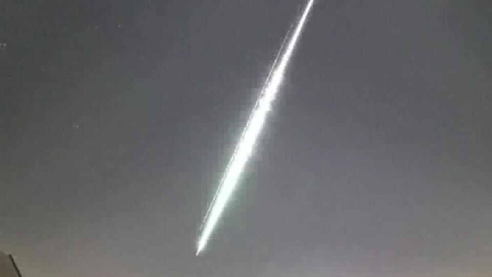 Streaking fireball reported late New Year's Eve into New Year's Day in ...