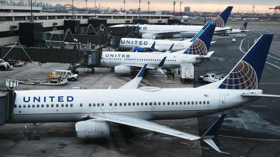 Panic after flight diverted because of Bluetooth device's name - NewsBreak
