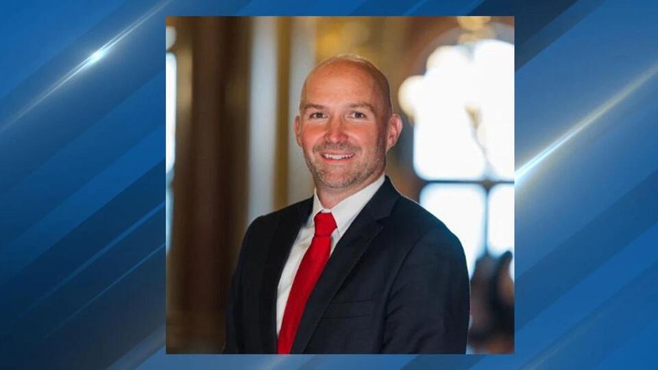 Iowa governor race heats up as Adam Steen joins growing list of ...