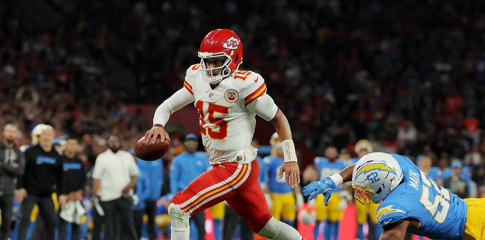 NFL Week 15 Spread Favorites for Sunday Including Chargers vs Chiefs ...