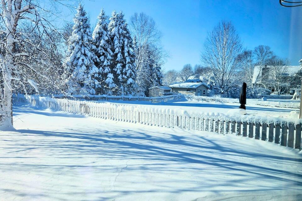 Southwest Michigan Weather Forecast: Snow Showers Ahead - NewsBreak