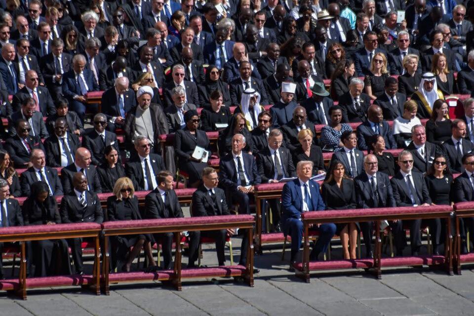 The Vatican asked Pope Francis funeral attendees to wear all black ...