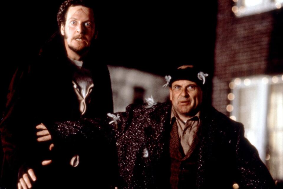 Home Alone actor is making a sculpture of his iconic scene for new ...