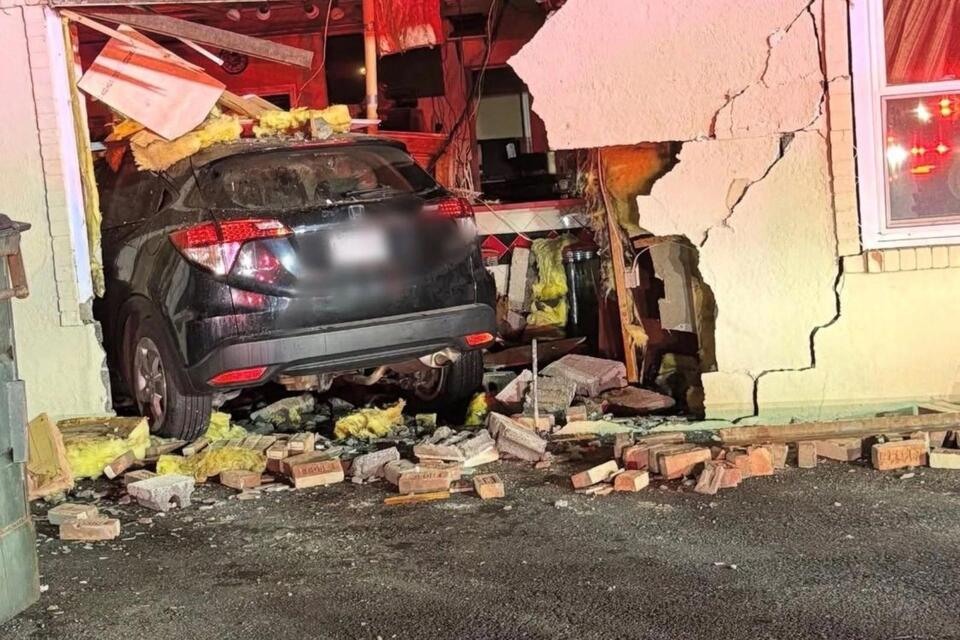 Bagel Shop Damaged After Car Crash in Newburgh, New York - NewsBreak