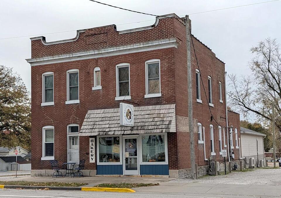 Longtime metro-east bakery reopens with new name, owner next weekend ...