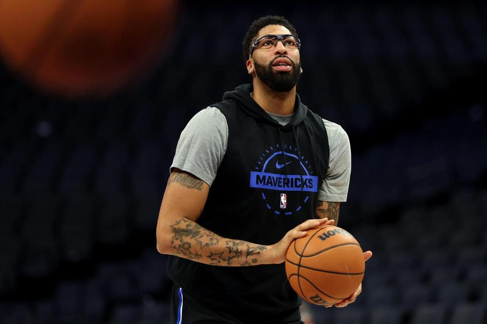Wizards acquire Anthony Davis, D'Angelo Russell from Mavericks in eight ...
